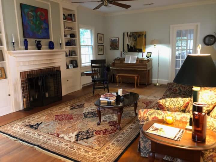 Charming, Stylish Home Close To Downtown And Vt - Blacksburg, VA