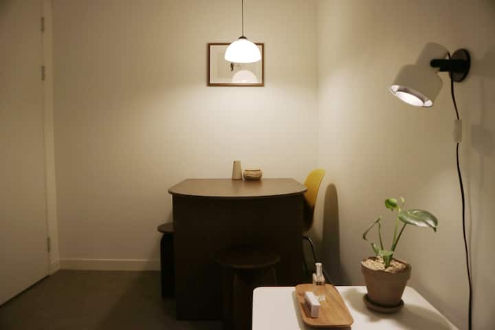 The Blank Moment: 공덕역 2분/ Modern 2br - Seul