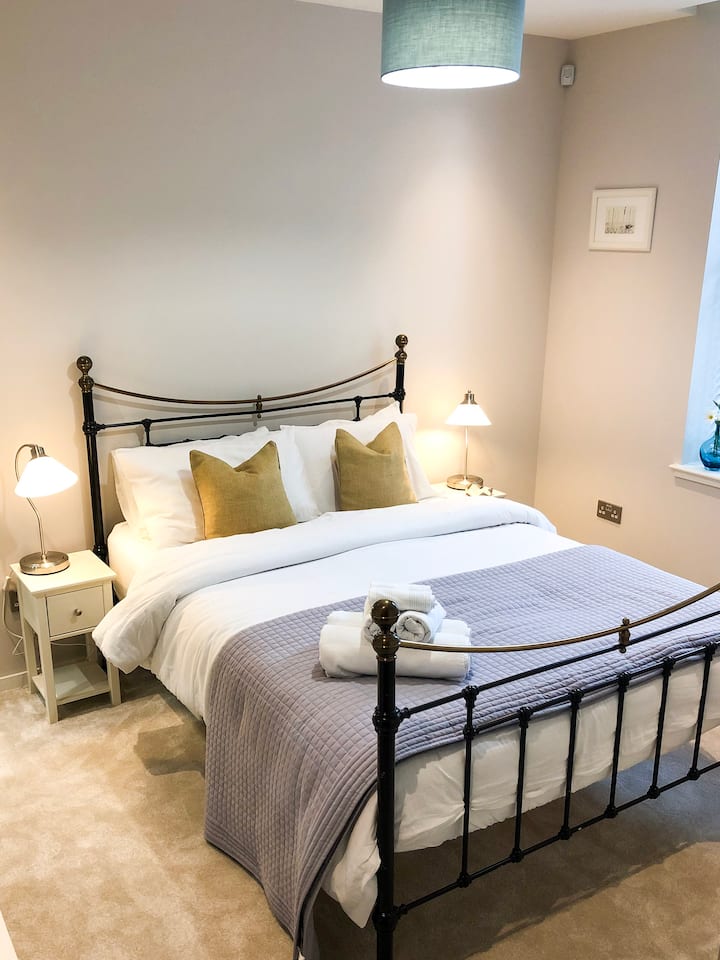 Unique Tranquil Location In The City Centre - Edinburgh