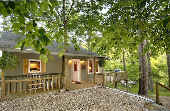 Bayberry Cottage Lakeview Lake Lucerne Resort - Eureka Springs, AR