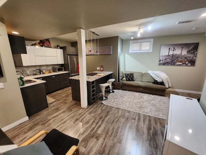 Great Basement Suite In The Heart Of Mission - Calgary