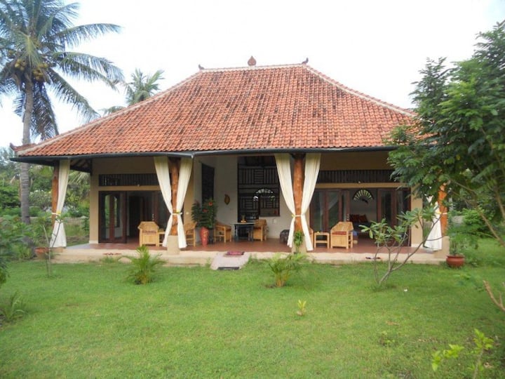Villa Sunset Family Villa With Big Garden & Pool - Gili Islands