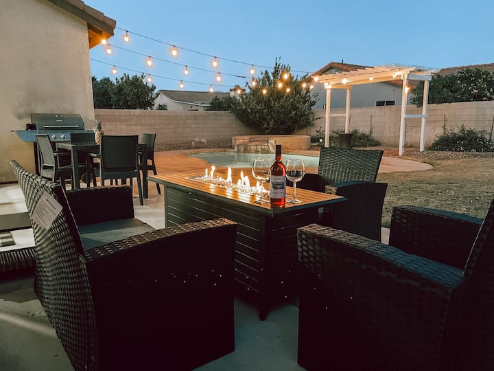 Sleeps 12 | Pool, Jacuzzi, Billiards & More - Indio, CA