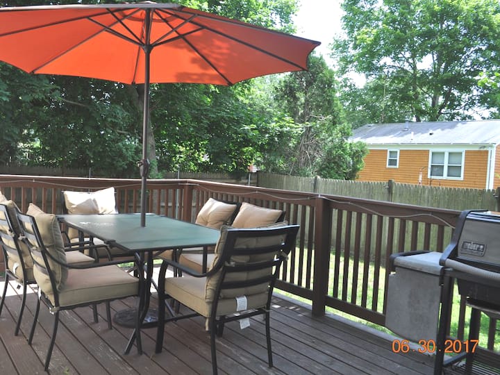 Enjoy The Tranquility Of Narrow River Area! - Narragansett, RI