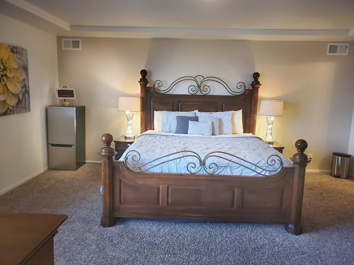 Private Floor (860 Sq Ft) Self Check In - Denver, CO