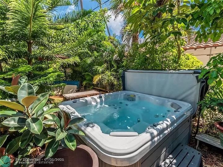 Garden House With Hot Tub And An Easy Beach Access - Pompano Beach, FL