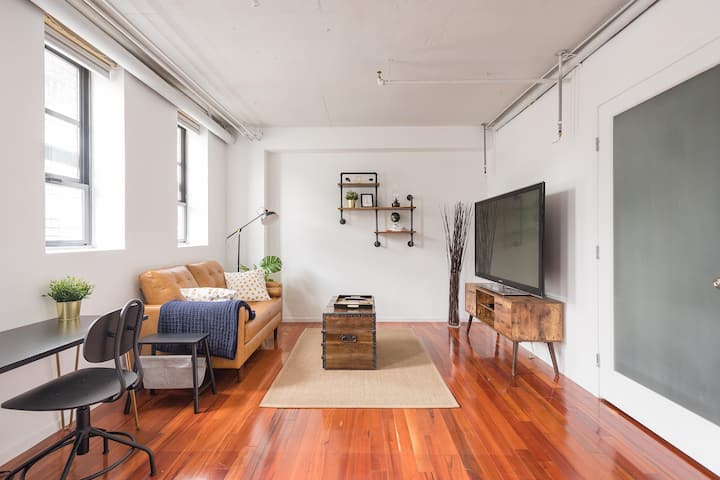 Central Soma Apt With Access To Sunny Roof Deck - San Francisco, CA