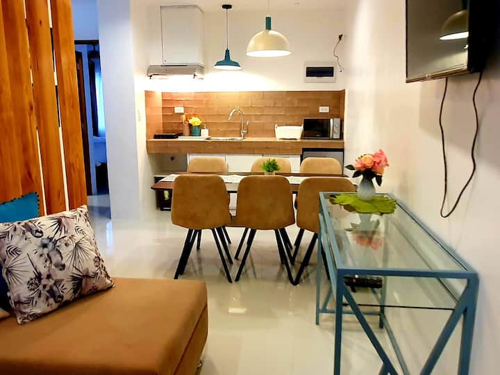 Modern Suite Above Cafe - 3 - Nato’s Residences - Bacolod