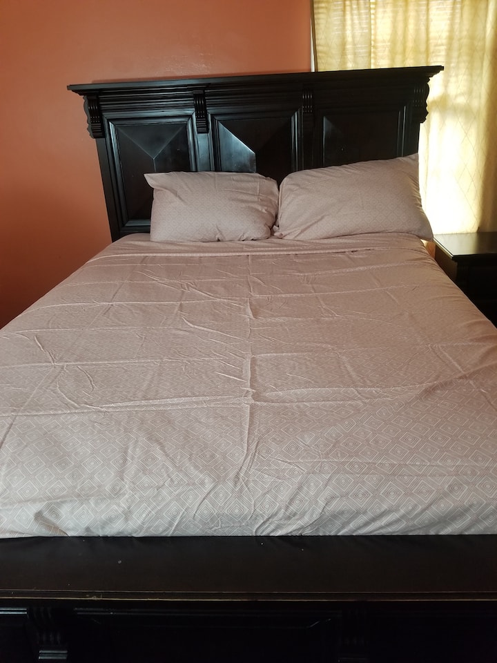 2-bedroom Newly Listed Rental Unit With Free Parkn - Long Beach, NY