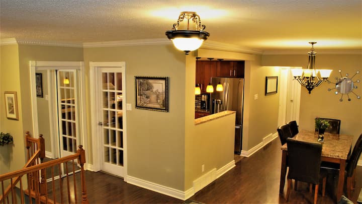 Ottawa Inn - Beautiful 5 Br House (Close To Dtown) - Kanata