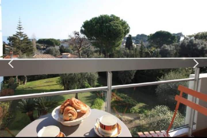 Provencal-style Apartment, Centre Of Cap D'antibes - Antibes
