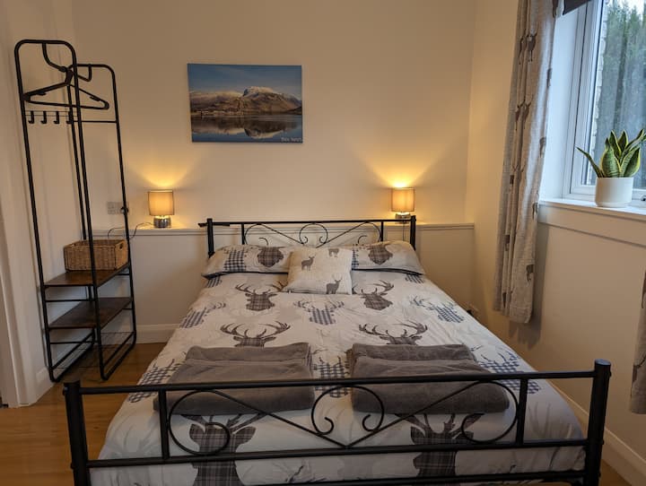 Elemdee, Apartment 2, Double Room And Conservatory - Fort William