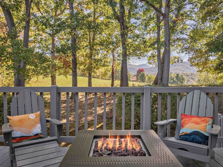 The Blue Ridge Retreat - A Peaceful  3 Br Home - Weaverville, NC