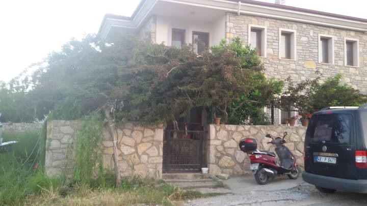3+1 Bahçeli Tüm Ev Size Ait - Datça