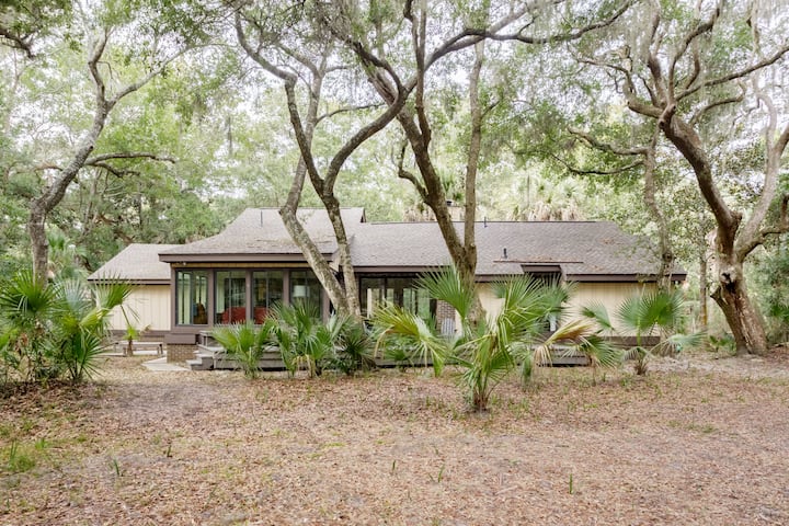 Laze Under The Trees At A Seabrook Island Bungalow - Seabrook Island, SC