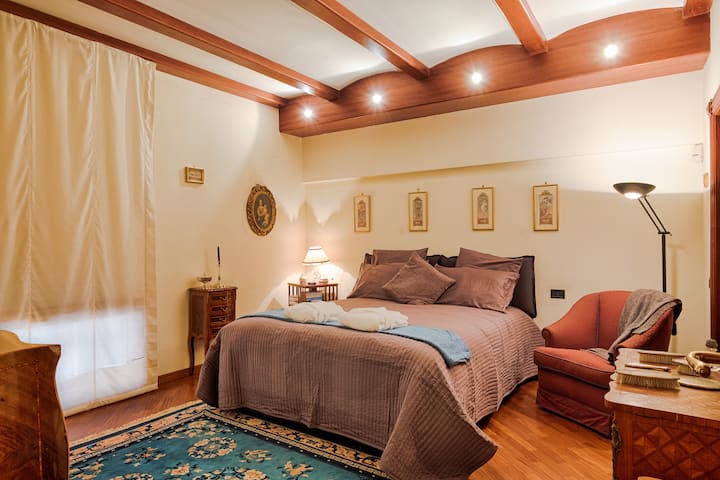 Suite Per 2 In Pieno Centro @Chiaia - Napoli