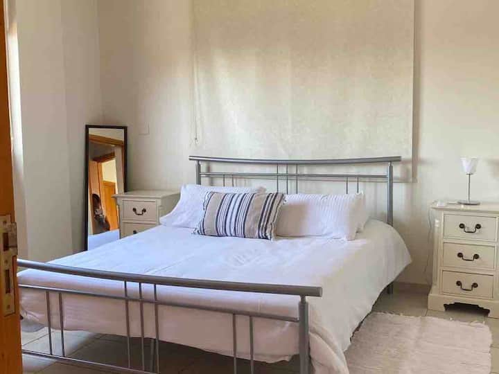 Lovely 1 Bedroom Apartment With Free Parking - Larnaca