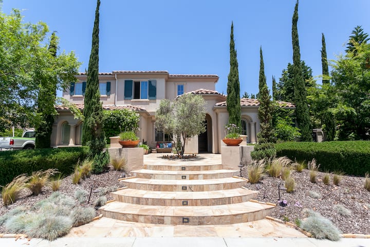 Private Entrance Suite W/ Bathroom + Patio - Chula Vista, CA