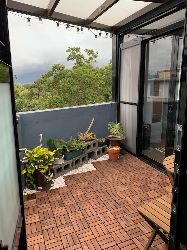 河濱旁～有天窗，適合度假放鬆的房間 - 宜蘭市