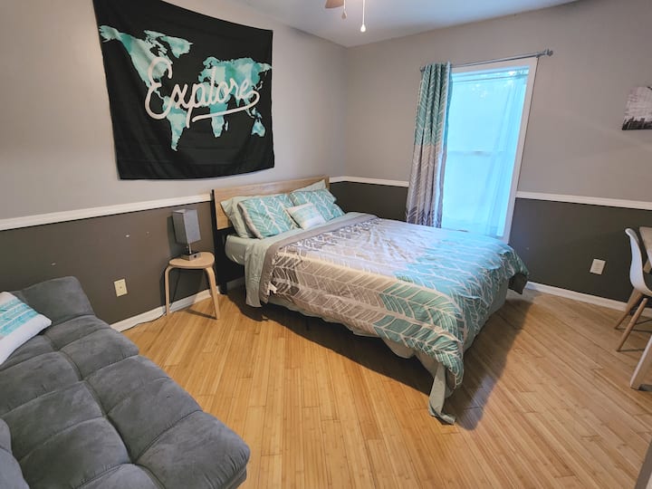 Group Beach Trip! 1 Mile To Gulf, Near Everything! - Naples, FL