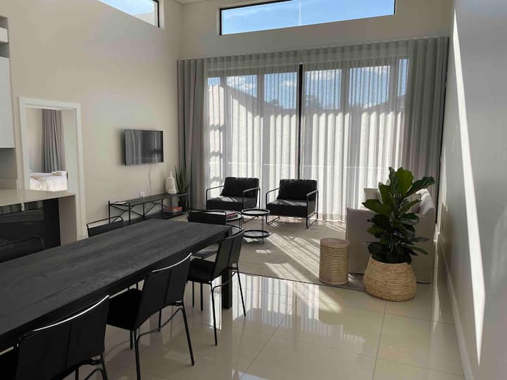 Lovely 3 Bedroom Luxury Serviced Appartment - Johannesburg