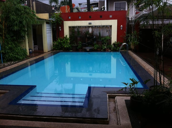 MARIKINA Private Pool, Patio (8 hrs DAY USE only) - Guesthouses for ...
