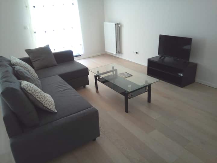 Beautiful Apartment In Lovely Area Of Schaerbeek - Schaerbeek