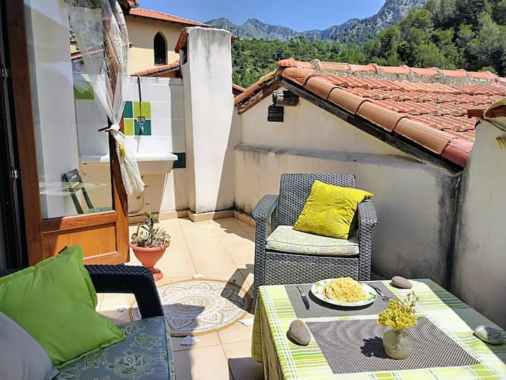 Une Maisonnette Bohème Et Champêtre - Sospel