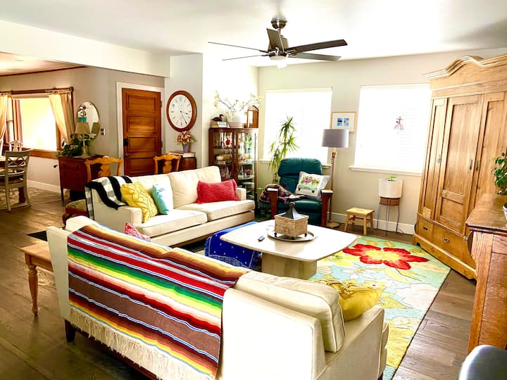 The Holiday House - Durango, CO