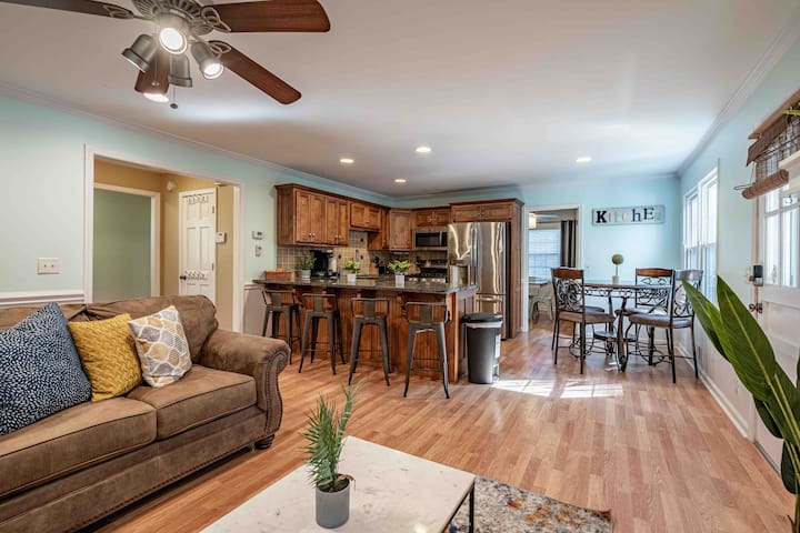 4br Cozy Home, Close To Uga & Downtown Athens - Athens, GA