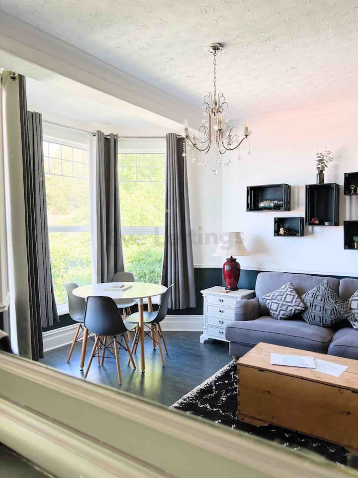 Modern Classic Seaside Apartment With Parking - St Ives