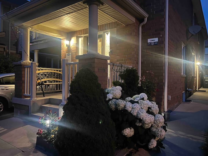 Perfect Location! For Leisure & Business People - Brampton