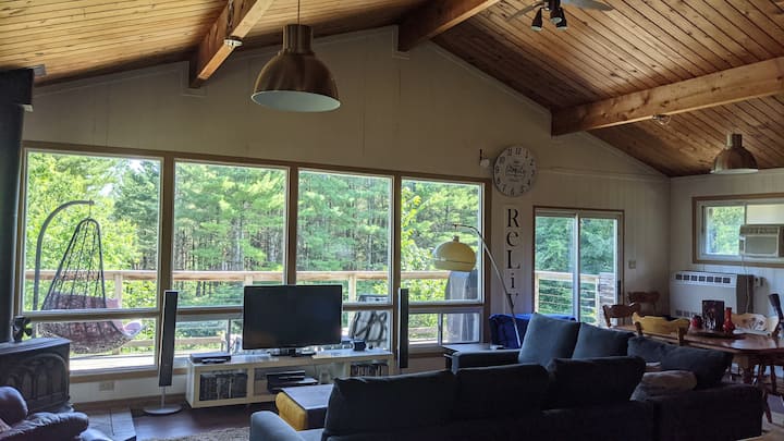 Proton Station Holiday Rentals & Homes - Ontario, Canada | Airbnb