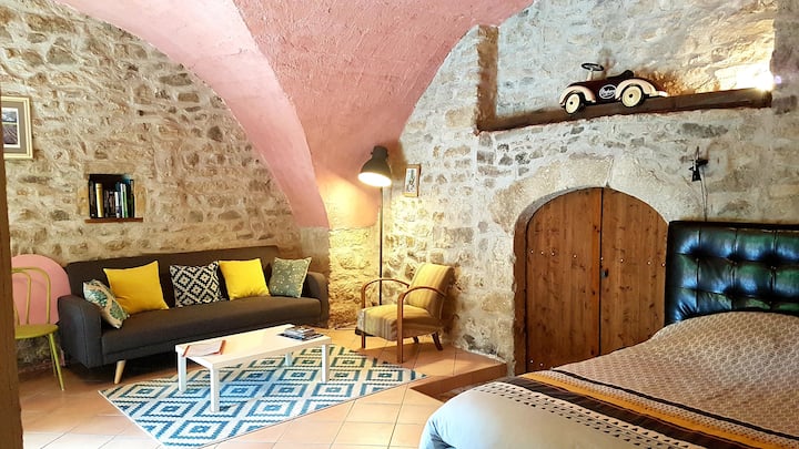 Joli Studio 3* Atypique Dans Maison Vigneronne - Issoire