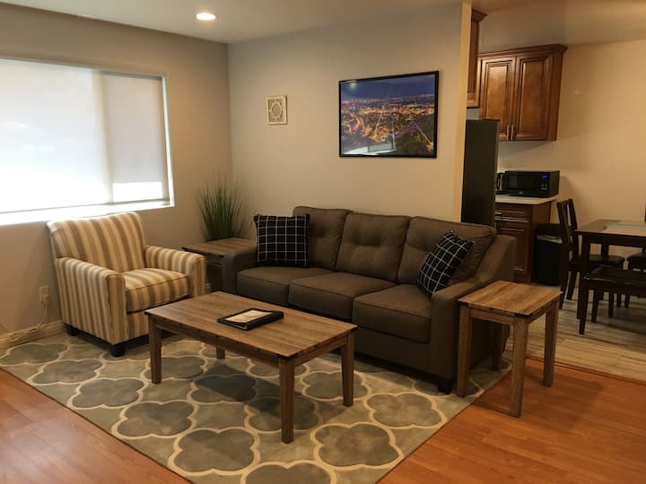Amazing Chinese Theater Apartment Ideal Location! - Los Angeles, CA