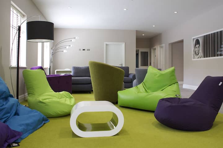 Spacious, Modern Accommodation In Knock - Knock