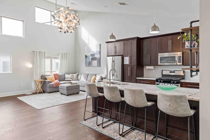 La Maison Terre — (The Beige House)new Luxtownhome - ラフェイエット, LA