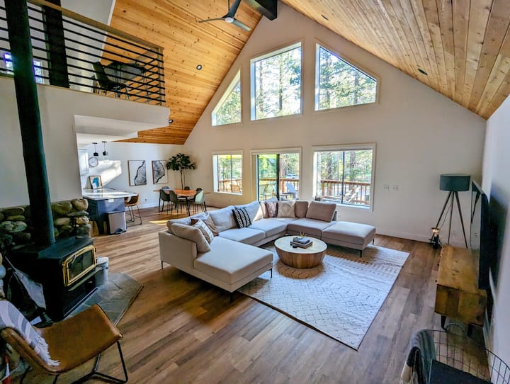 *Kids+fam+wfh+ev Approved!* Modern Renovated Cabin - Truckee, CA