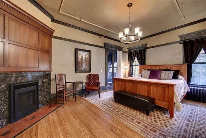 The Library Suite - Saint Paul, MN