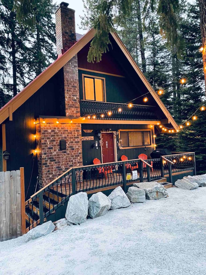 Beautiful Remodeled Three Level Home Close To Town - Lake Wenatchee, WA