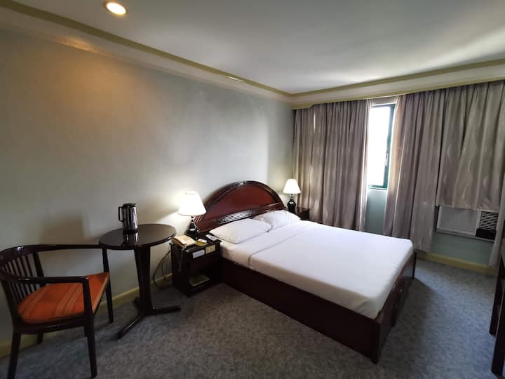 Standard Room For 2 - Twin Sharing - Cebu City