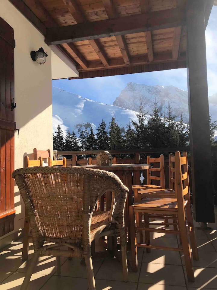 Chalet Ensoleillé Sur Les Pistes De Merdassier - Manigod