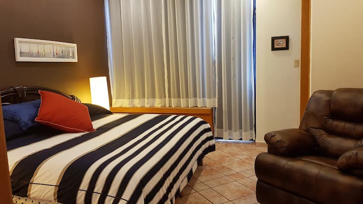 2 Amplias Recamaras Y Baño, Parte De Casa En Lomas - San Luis Potosí