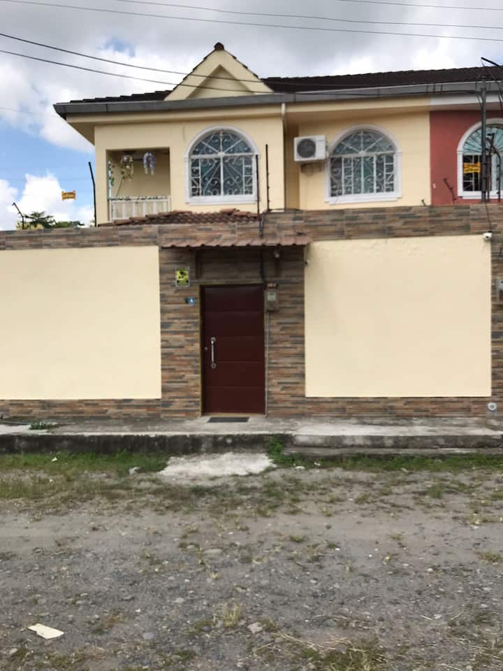 Casa Para Arrendar - Esmeraldas