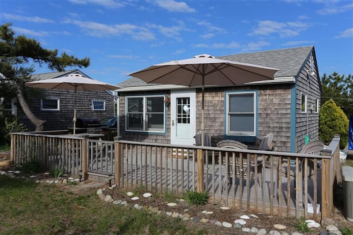 Quarterboard 4- East Sandwich Beach Cottage - Sandwich, MA