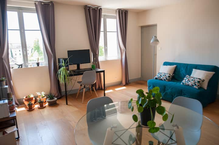 Beau T2 62m2 à Deux Pas Des Halles - 亞維農