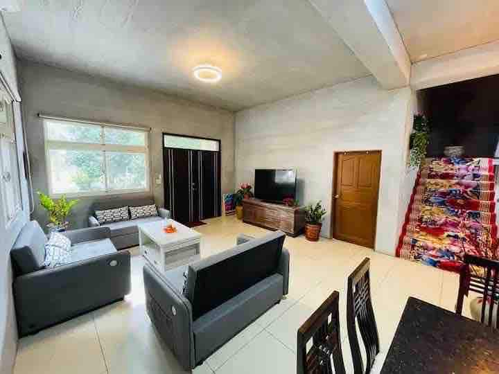 免稅｜平日兩人就能包棟｜景觀雙人套房｜歡唱.廚房.電動麻將.烤肉｜近農場.泛舟.地熱｜寵物友善 - Wulai District