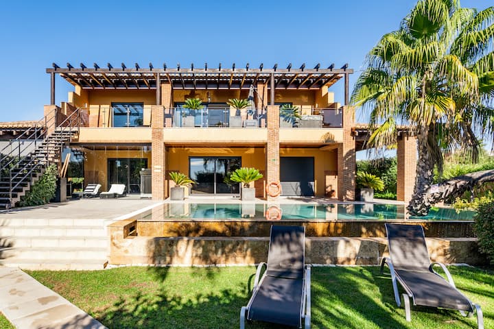 Relaxing Villa With A Lush Garden Near Beach Porto De Mós - Lagos