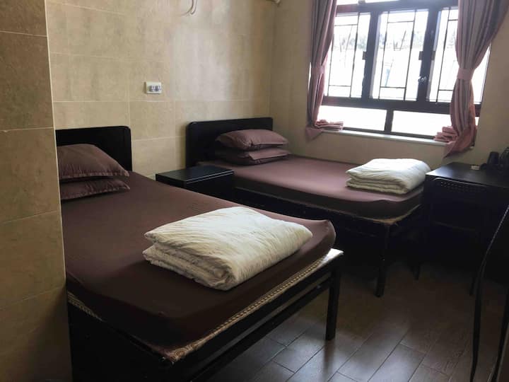 Kowloon Mongkok 1812 Quadruple Room A,near Station - Sheung Wan