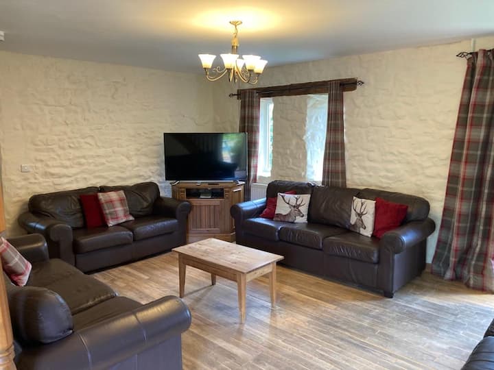 Orchard House- 12 Person Lambley Farm Cottage - Haltwhistle